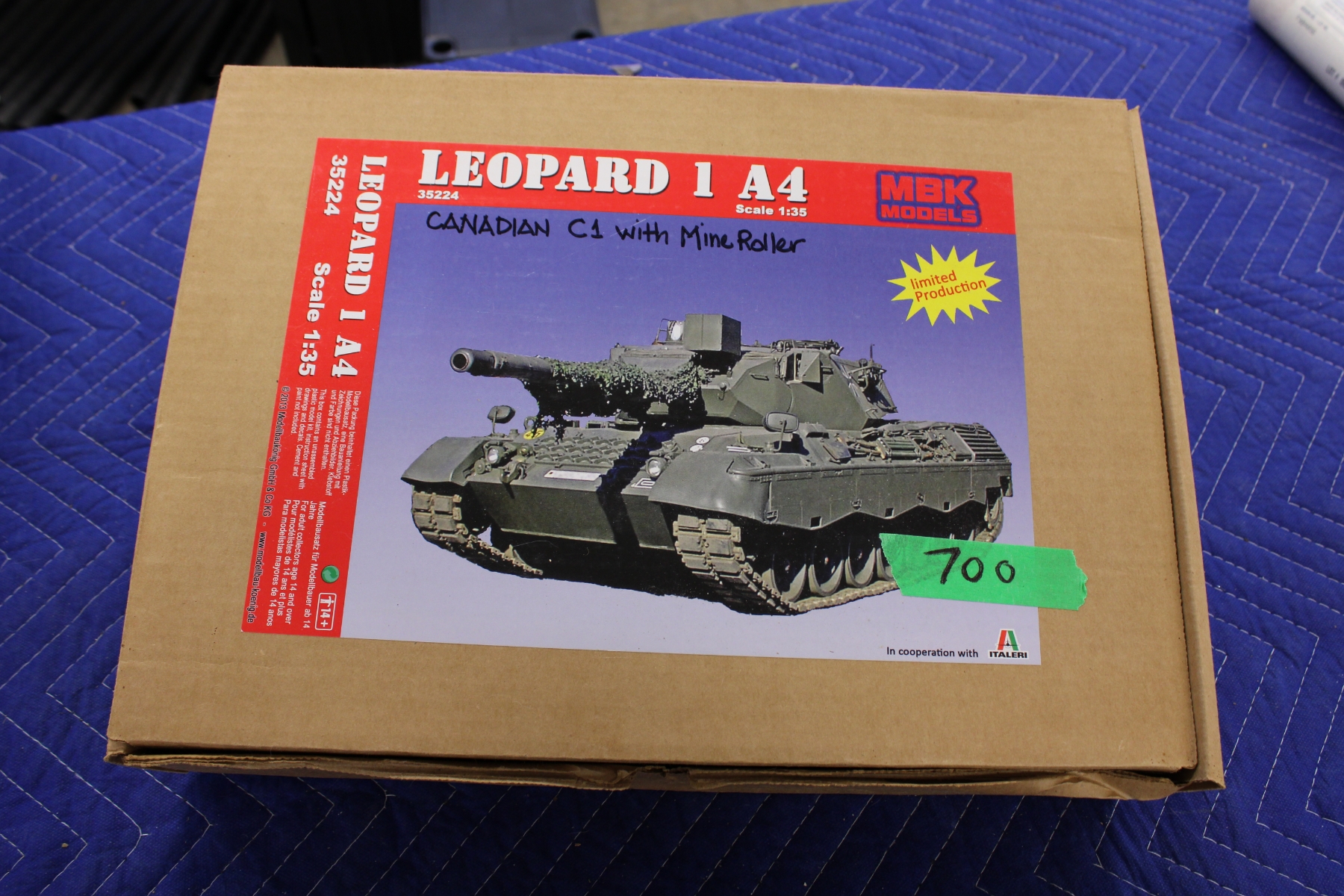 Leopard 1 A4 Canadian C1 with Mineroller 1:35 Scale Military Model Set
