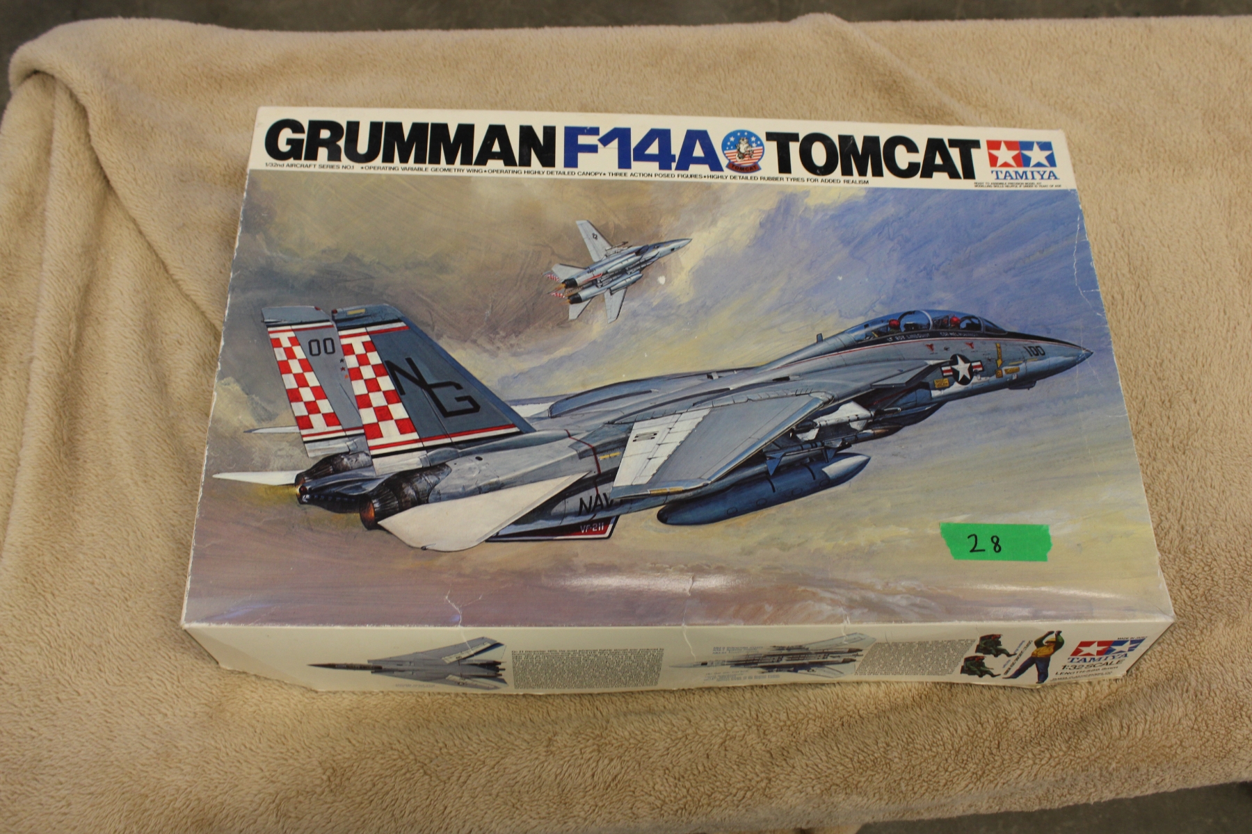 Tamiya 1:35 Scale Military Model Set Grumman F14A Tomcat Jet