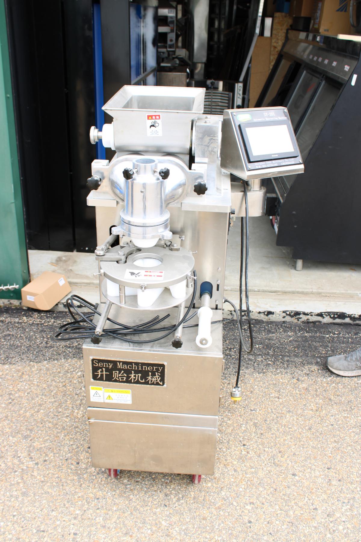 Extruder/Stuffer Machine